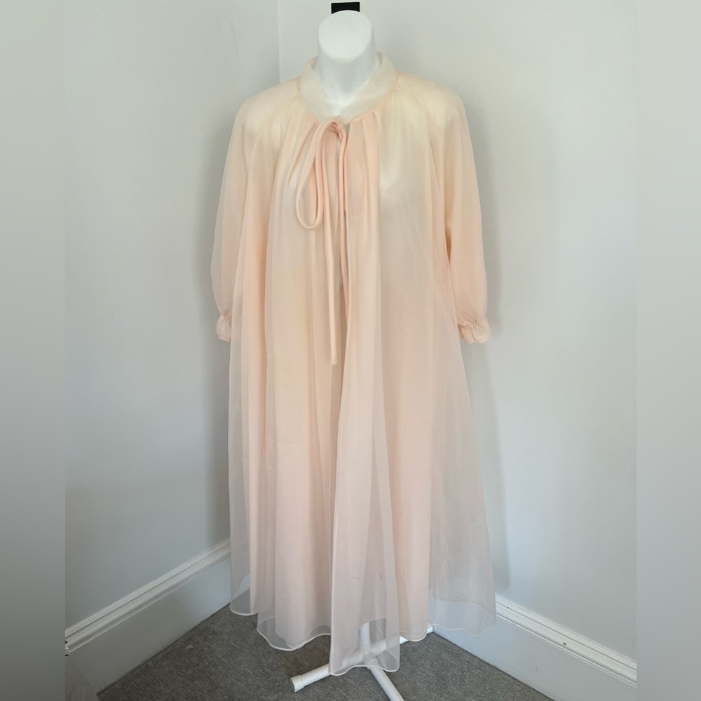 Vintage Lady Leonora Peach Sheer Double Nylon Pegnoir… - Gem